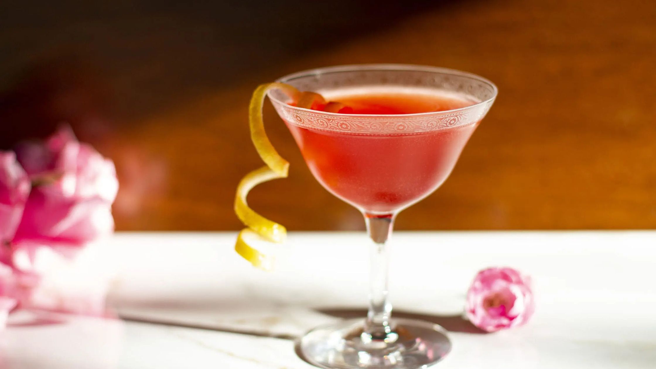 Cocktail Recipes: Mixology Tips & Drinks - WineWhiskyWorld