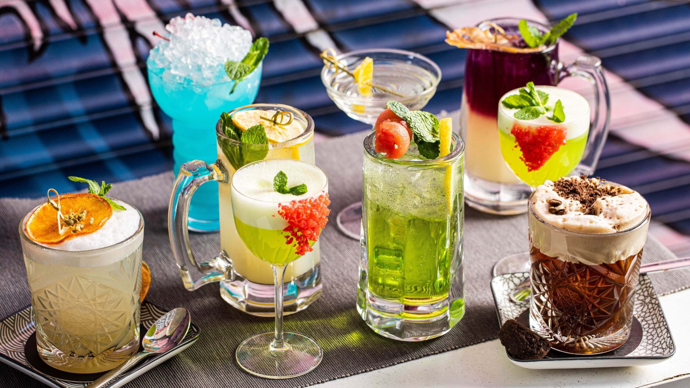 Cocktail Recipes: Mixology Tips & Drinks - WineWhiskyWorld