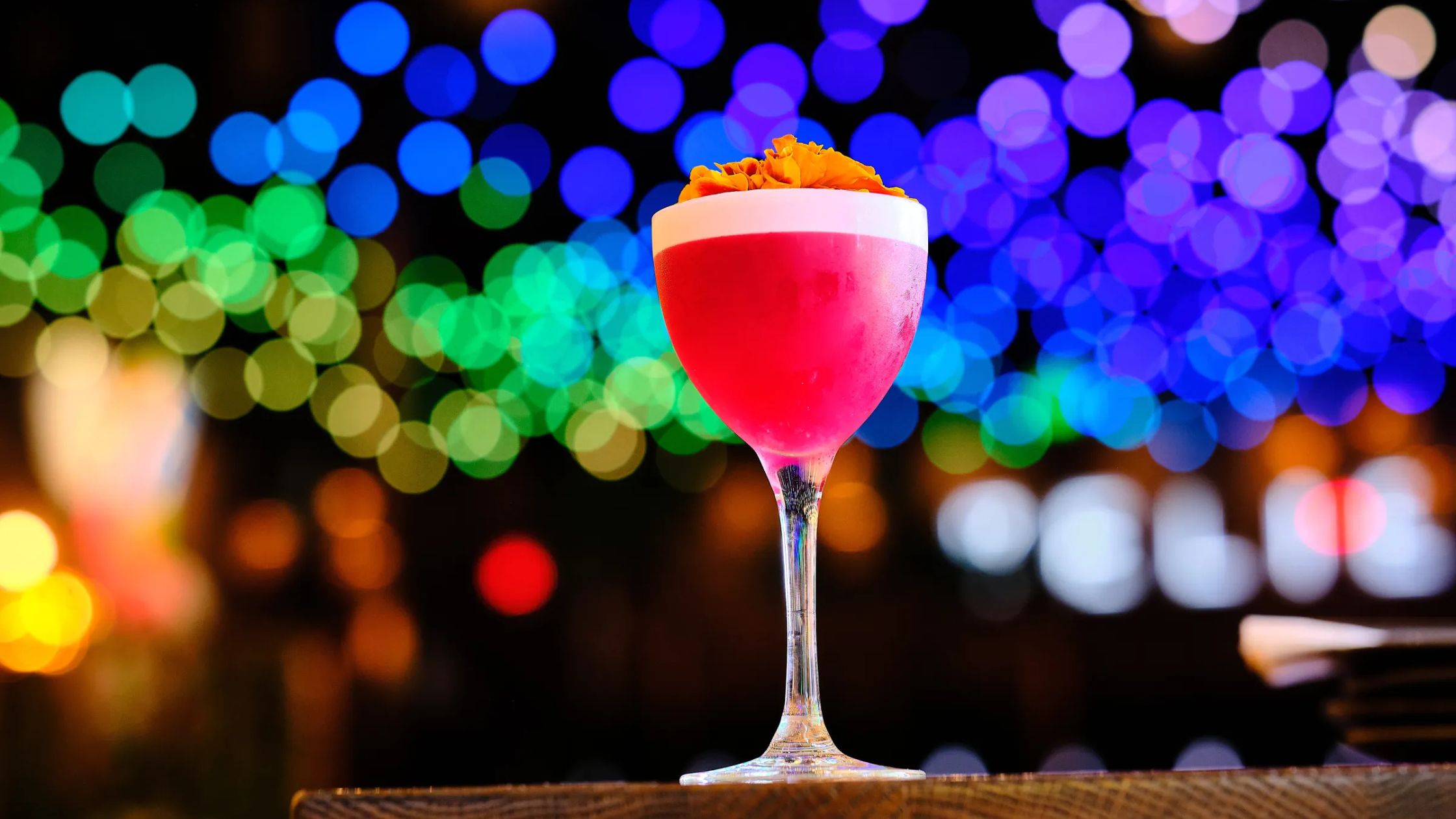 Cocktail Recipes: Mixology Tips & Drinks - WineWhiskyWorld